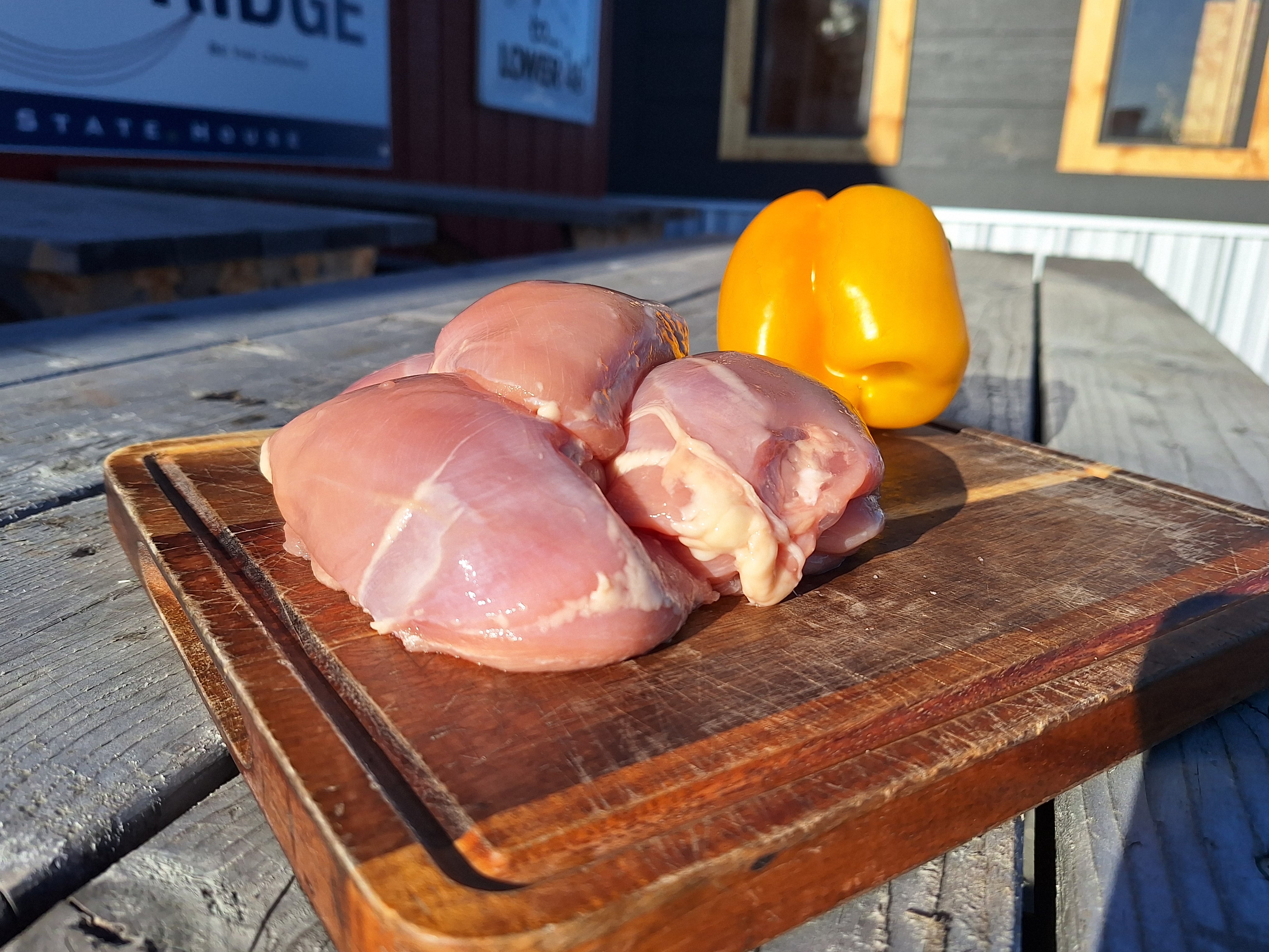 Chicken Thighs – Echo Lake Meats